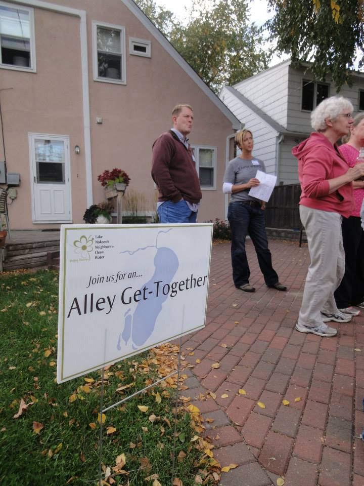 An Alley Blooms | Metro Blooms